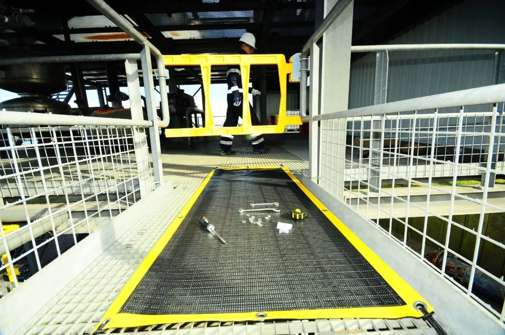 Dropped Objects Prevention Work Mat 220 X 120cm Including Magnets