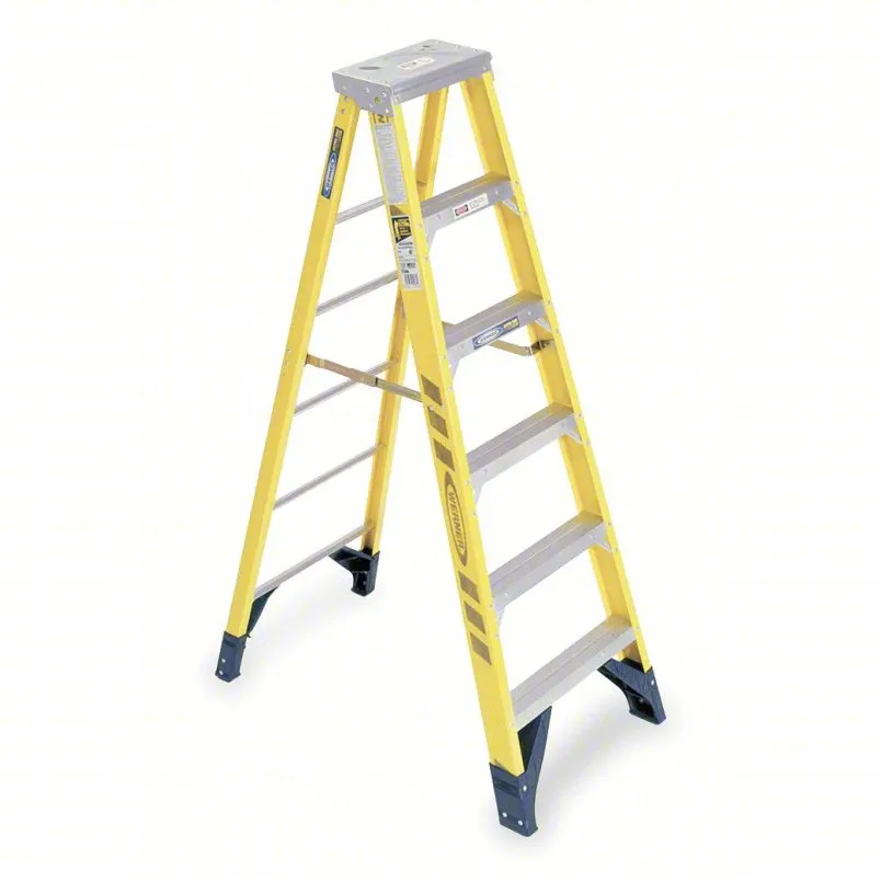 Werner 3 Ft Fiberglass Step Ladder With 375 Lb Load